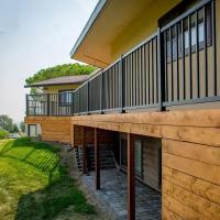 China Defender Aluminum Stair Railing Low Maintenance For Longevity And Distinctive Look for sale