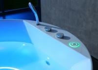 China Stylish Ladodo E-8022 Massage Bathtub With LED Bottom Light Strip for sale