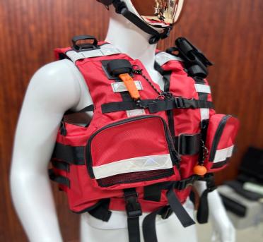 China Rapids Life Jacket 156N Buoyancy 500D Cordura Multiple Storage Bags Front Attachment Points for sale