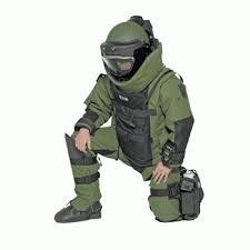 China EOD Bomb Disposal Suit 29kg Kevlar Body Armor with Helmet Visor and Communication System for sale