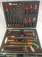 China 40 Pieces Non Magnetic EOD Tool Set Counter Terrorism Equipment for sale