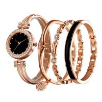 China 4piece Wrist Watch Gift Set , Watch Gift Box Set 86g Watch for sale