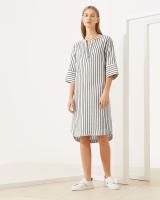 China New Design Relaxed Fit Deep V-neckline Stripe Linen Dress for Woman for sale