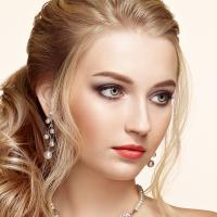 China Custom Reusable Brown Colored Contacts Lenses Yearly For Blue Eyes for sale