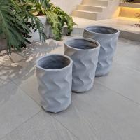 China 55 Pounds Fiber-Clay Planter - 370mm × 500mm Frost Resistant Cement-Reinforced Garden Planter for sale