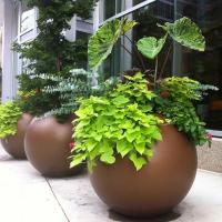 China QUANGUI 660x610mm Fiberglass Flower Pots with Shiny Finish for Artificial Plants - Indoor Round Planters for sale