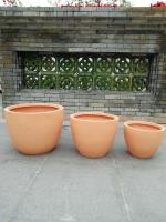 China 8-10 Year Outdoor Fiber Clay Planter 45 lbs with Waterproof Frost-Resistant Design and Multiple Finish Options for sale