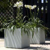 China QUANGUI QG-001 Custom Fiberglass Planters with 10-Day Sample Production and Weather-Resistant Design for sale