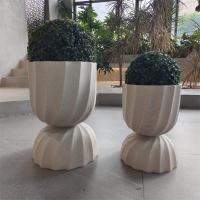 China Customized Fiber Clay Planter Waterproof Round 35lb for Indoor Outdoor Plants for sale