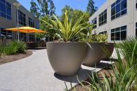 China QUANGUI QG-001 Waterproof Fiberglass Flower Pots - Custom Sizes & Finishes, 10-Day Samples, 30-Day Production for sale