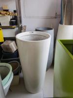 China QUANGUI Fiberglass Flower Planters - 10-Day Sample, 30-40 Day Production, Custom Sizes & Finishes for sale
