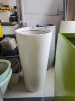 China QUANGUI Fiberglass Flower Planters - 10-Day Sample, 30-40 Day Production, Custom Sizes & Finishes for sale