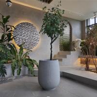 China Custom Fiberglass Flower Planter Pots 30-40 Day Production with CE Rohs Certification for Indoor Outdoor Use for sale
