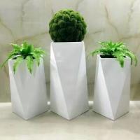 China Customizable Round Fiberglass Planter Pots - 30-40 Day Production, Multiple Sizes for Indoor/Outdoor Gardens for sale