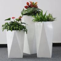 China Customizable Round Fiberglass Planter Pots - 30-40 Day Production, Multiple Sizes for Indoor/Outdoor Gardens for sale