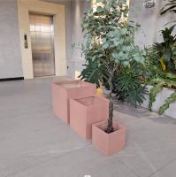 China Custom Fiberglass Flower Planters for Indoor Outdoor Garden Decor 30-40 Days Production for sale