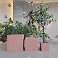 China Custom Fiberglass Flower Planters for Indoor Outdoor Garden Decor 30-40 Days Production for sale