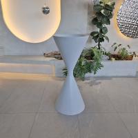 China Fiberglass Artificial Flower Planters Indoor Outdoor Decor Customizable 30pcs MOQ for sale