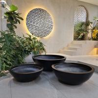 China Bowl Shape Black Fiberglass Plant Pots - 30-40 Day Production, Custom Sizes & Finishes for Indoor/Outdoor Gardens for sale