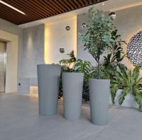 China Fiberglass Flower Pots Large Outdoor Garden Planter for Real or Artificial Trees Customizable for sale