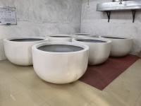 China Large Tall Fiberglass Planter Pots - 30-40 Day Production, Custom Shapes & Finishes for Outdoor Garden Decoration for sale