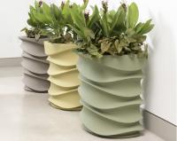 China Custom Fiberglass Flower Pots 30pcs MOQ for Indoor Outdoor Garden Decoration for sale