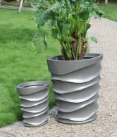 China Custom Fiberglass Flower Pots 30pcs MOQ for Indoor Outdoor Garden Decoration for sale