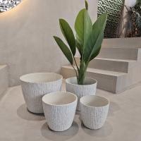 China QUANGUI Plastic Flower Pots - Round PE Planters with 1.85-5.37 USD Price Range and 1000 Sets/Month Capacity for sale