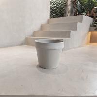 China QUANGUI Plastic Garden Pot 250×175×230mm - Lightweight PE Planter with Custom Logo Options for sale