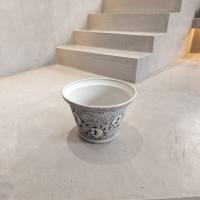 China Lightweight Plastic Flower Pots with Drainage Holes - 30 Unit MOQ at $3.28 - ISO Certified Indoor Outdoor Planters for sale