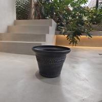 China QUANGUI QGP 90-8163 Plastic Flower Pot with Drainage Holes - 30 Unit MOQ, $3.28 Price for sale
