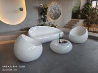 China Custom Logo Fiberglass Resin Table Sets - 45-50 Day Production, 10 Set MOQ, Weather-Resistant Garden Furniture for sale