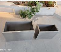 China Geometric Metal Planter Pots 1.5mm Stainless Steel Rust-Proof with Drainage System - Custom Sizes Available for sale