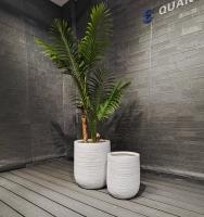 China Quangui Hand Carved Fiber Clay Planter Round Frost Resistant 5-6 Years Outdoor for sale