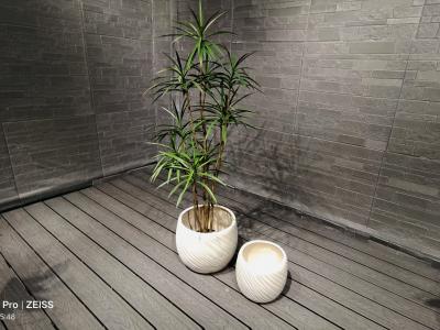 China Frost and Fire Resistant Fiber Clay Planter with Smooth Surface for sale