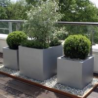 China Fiberglass Plant Pot Matte Finish Customizable Sizes for Indoor Outdoor Use for sale