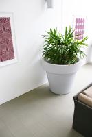 China Fiberglass Planter Box Large Resin Flower Vase Outdoor Custom Logo Size 30pcs MOQ for sale