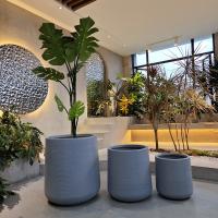 China Fiber Clay Planter D440x390mm Round Custom Color for Patio Garden Indoor Outdoor for sale