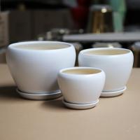 China Elegant Round Ceramic Pots For Your Home Or Business Various Sizes Available for sale