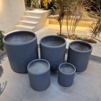 China Quangui Fiber Clay Planter Round D440x390mm Powder Coated Modern Plant Pot for Patio Garden for sale