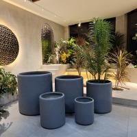 China Quangui Fiber Clay Planter Round D440x390mm Powder Coated Modern Plant Pot for Patio Garden for sale
