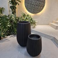 China Quangui Fiber Clay Planter Round Modern Durable 440mm Powder Coated for Patio Garden for sale