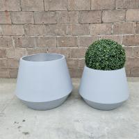 China Quangui Fiber Clay Planter Round Powder Coated D440x390mm Modern Style for Patio Garden for sale