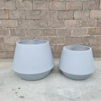 China Quangui Fiber Clay Planter Round Powder Coated D440x390mm Modern Style for Patio Garden for sale