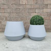 China Quangui Fiber Clay Planter Round Powder Coated D440x390mm Modern Style for Patio Garden for sale
