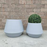 China Quangui Fiber Clay Planter Round Powder Coated D440x390mm Modern Style for Patio Garden for sale