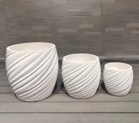 China Quangui Fiber Clay Planter Lightweight Durable Round 46x46cm Hand Carved Smooth for sale