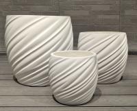 China Quangui Fiber Clay Planter Lightweight Durable Round 46x46cm Hand Carved Smooth for sale