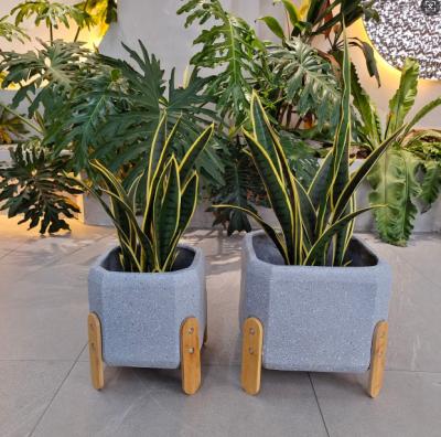 China Quangui Fiber Clay Planter Hand Carved 450mm 370mm Outdoor Durable 5-6 Years for Camping Burners for sale
