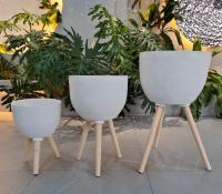 China Hand Carved Fiber Clay Planter Durable Lightweight 2 Sizes Custom Design for sale